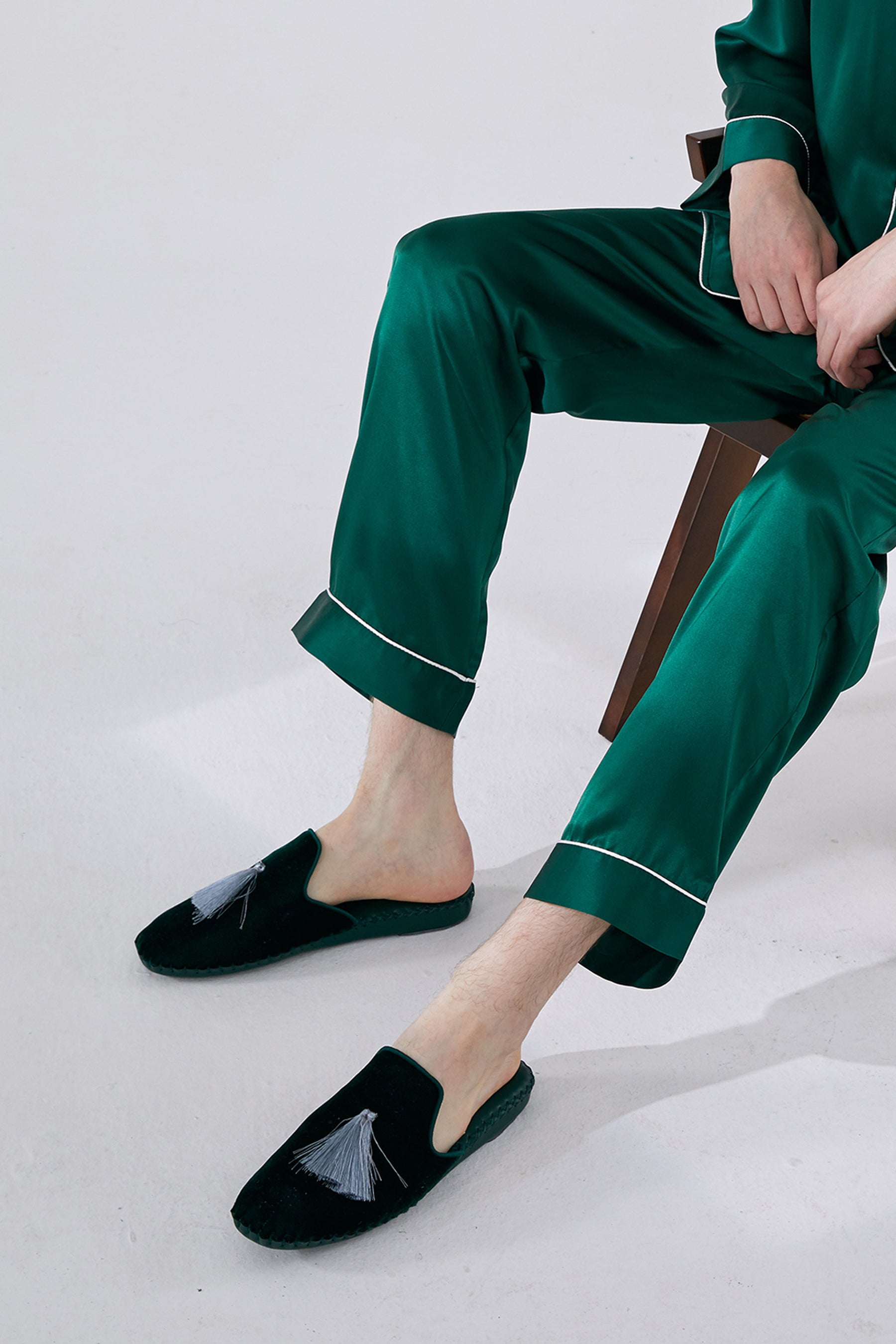Men Classic Handmade Velvet Slippers Green – Not Just Pajama